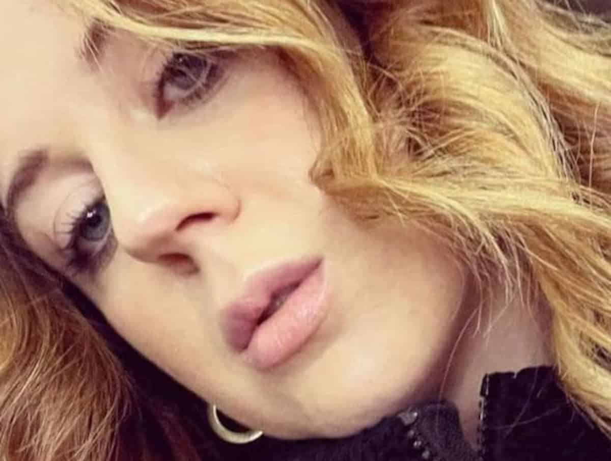 “Non ce l’ha fatta”. Rosy è morta, la figlia del volto della tv aveva ...