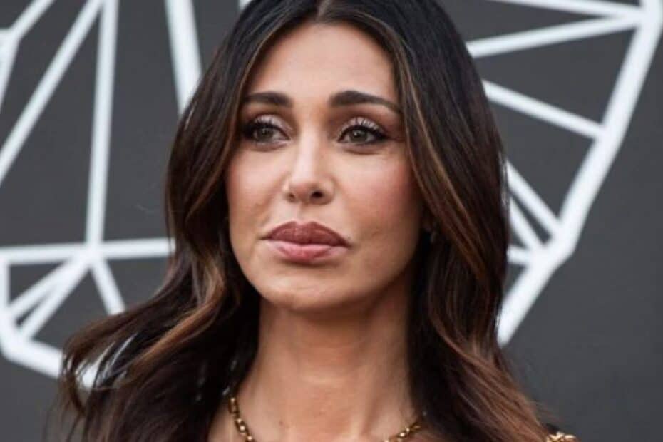 “Tra le sue braccia”. Belen Rodriguez, gli scatti rubati in hotel ...