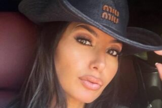 “Lui ha 22 anni di meno”. Elisabetta Gregoraci, il bacio alla luce del ...